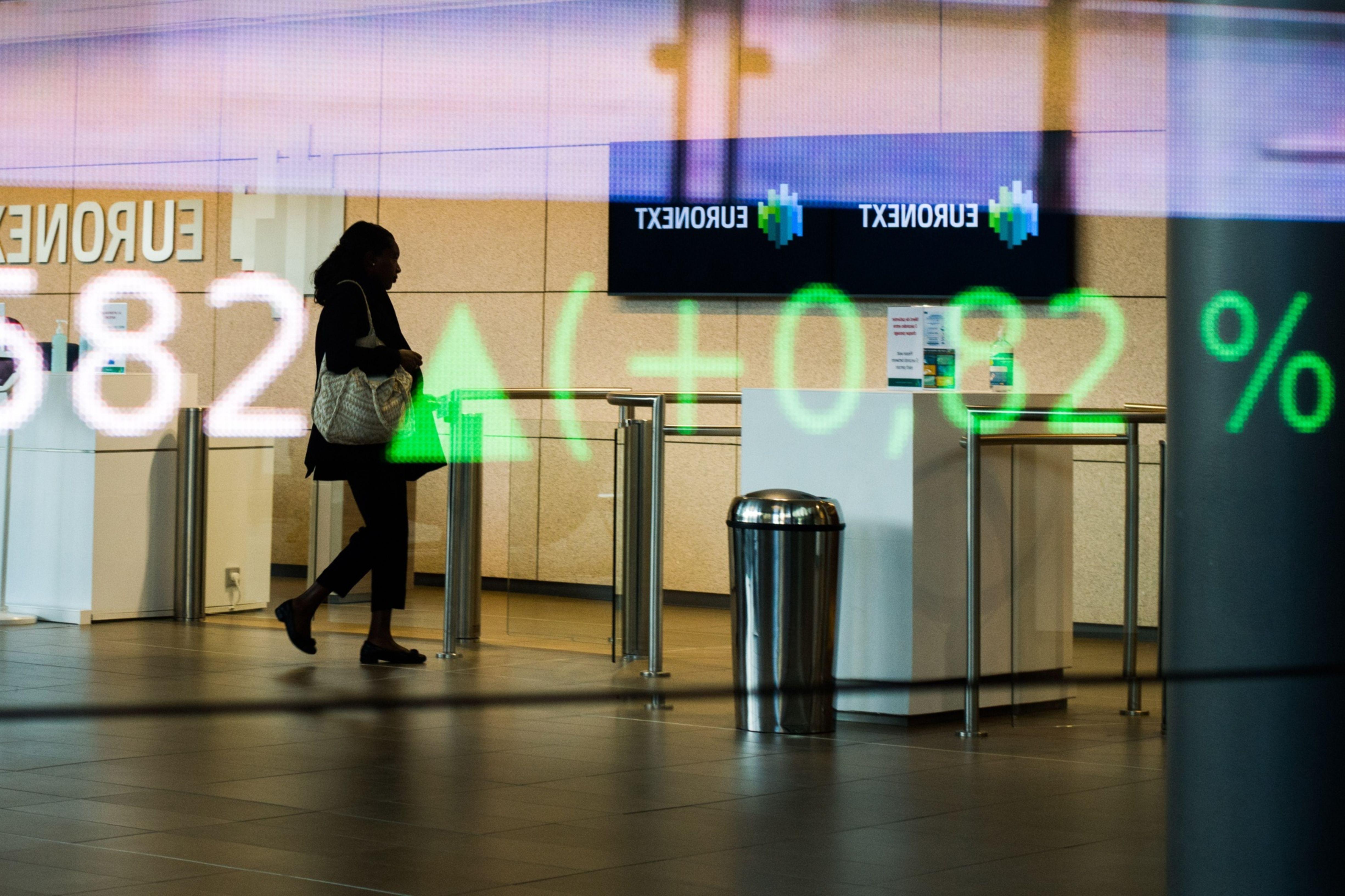 Niskie wyceny spółek średniej kapitalizacji osłabiają rynek IPO w Europie - Puls Biznesu - pb.pl