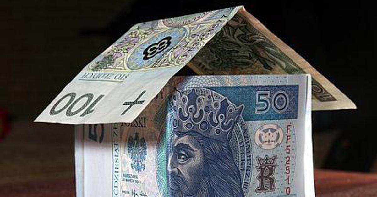 BIK: wartość i liczba udzielonych kredytów mieszkaniowych w 2022 r. spadła prawie o połowę ...